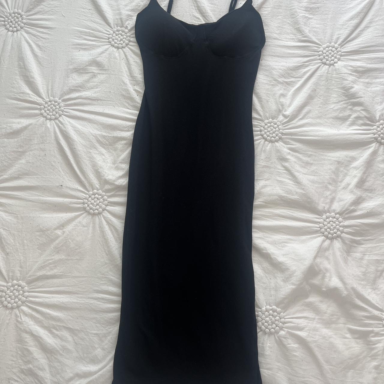 Windsor black body con midi dress with slit - Depop