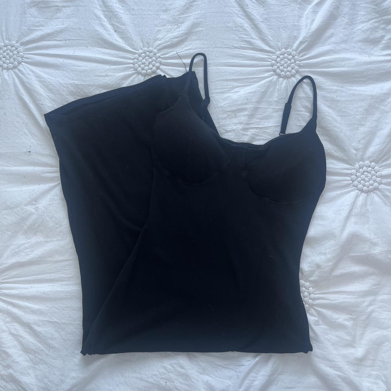 Windsor black body con midi dress with slit - Depop