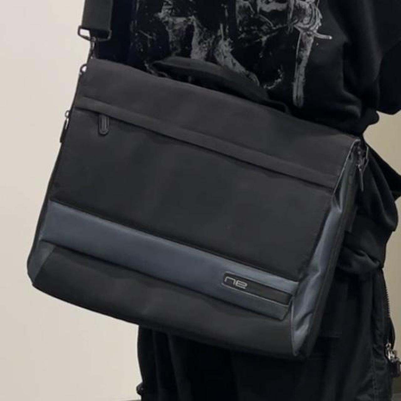 Vintage 2000s NE Belkin Messenger Bag ⚫️⚙️ Black /... - Depop