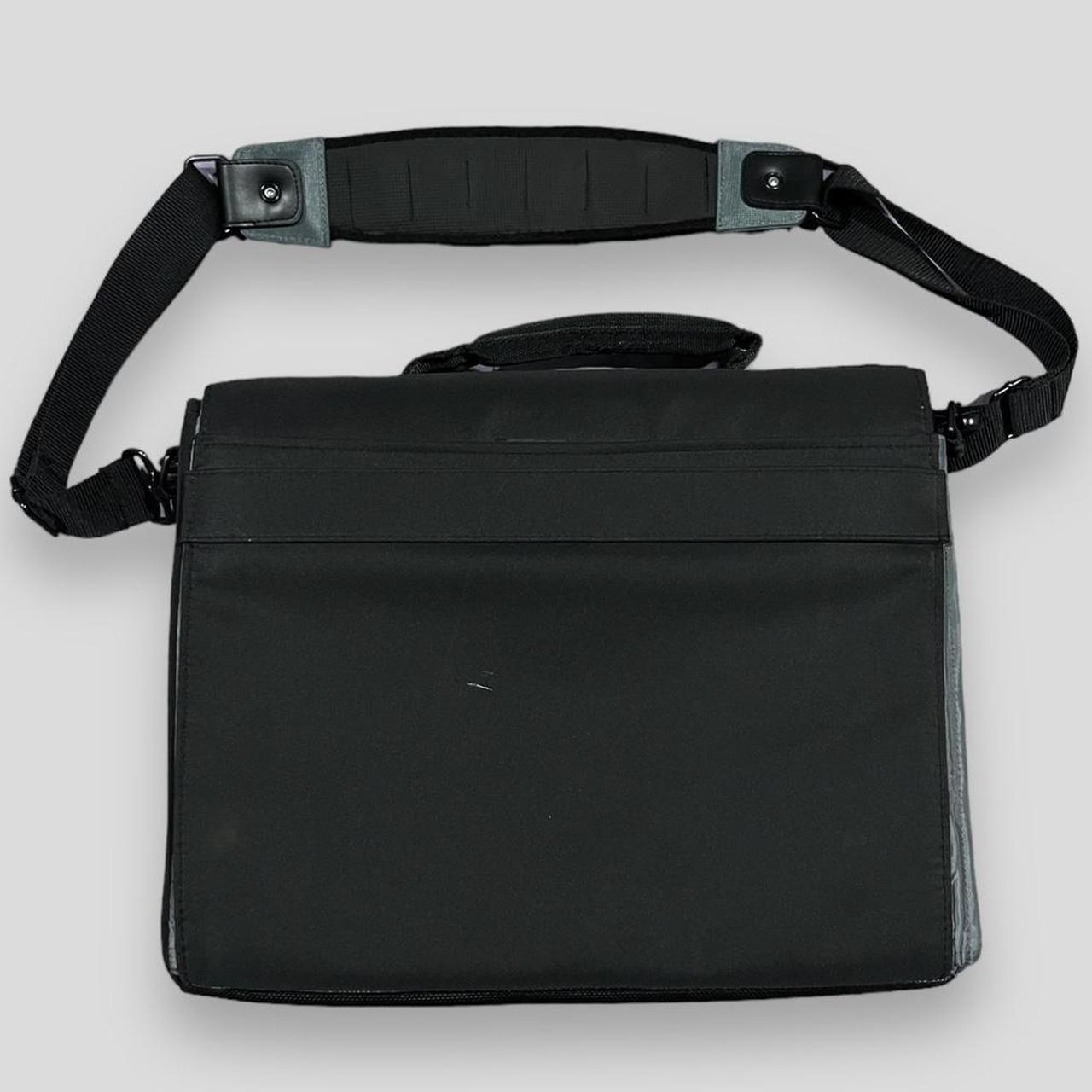 Vintage 2000s NE Belkin Messenger Bag ⚫️⚙️ Black /... - Depop