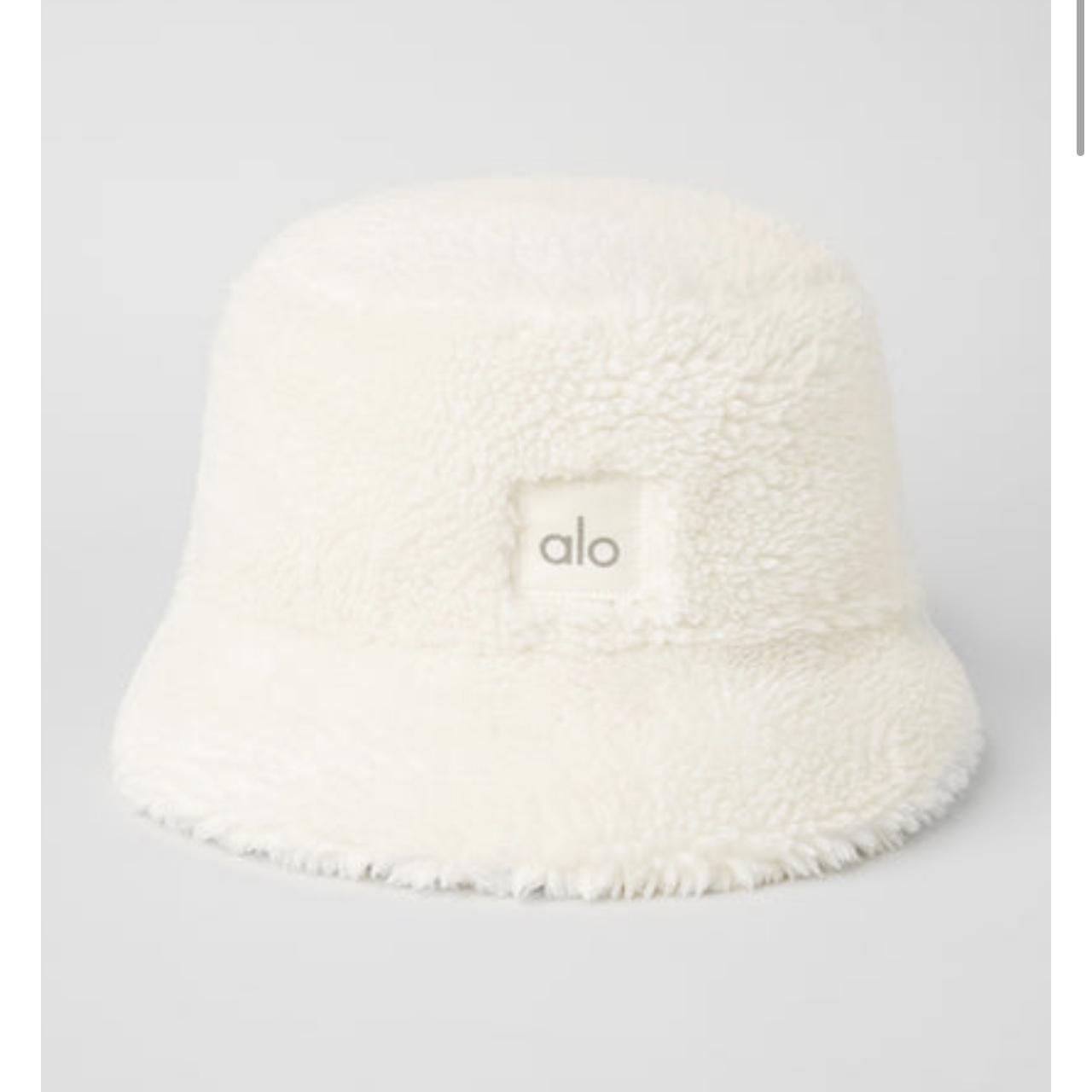 Alo sherpa hat, brand new w/ tags - Depop