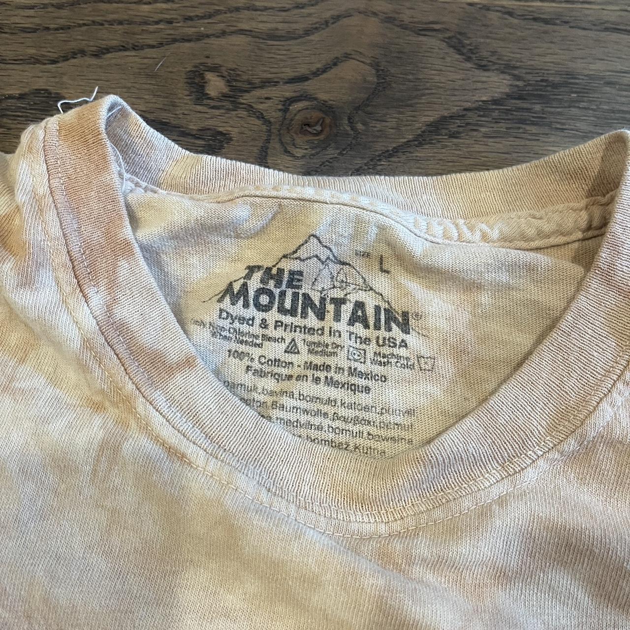 Pug Mountain Tshirt Front print only No flaws Chest... - Depop