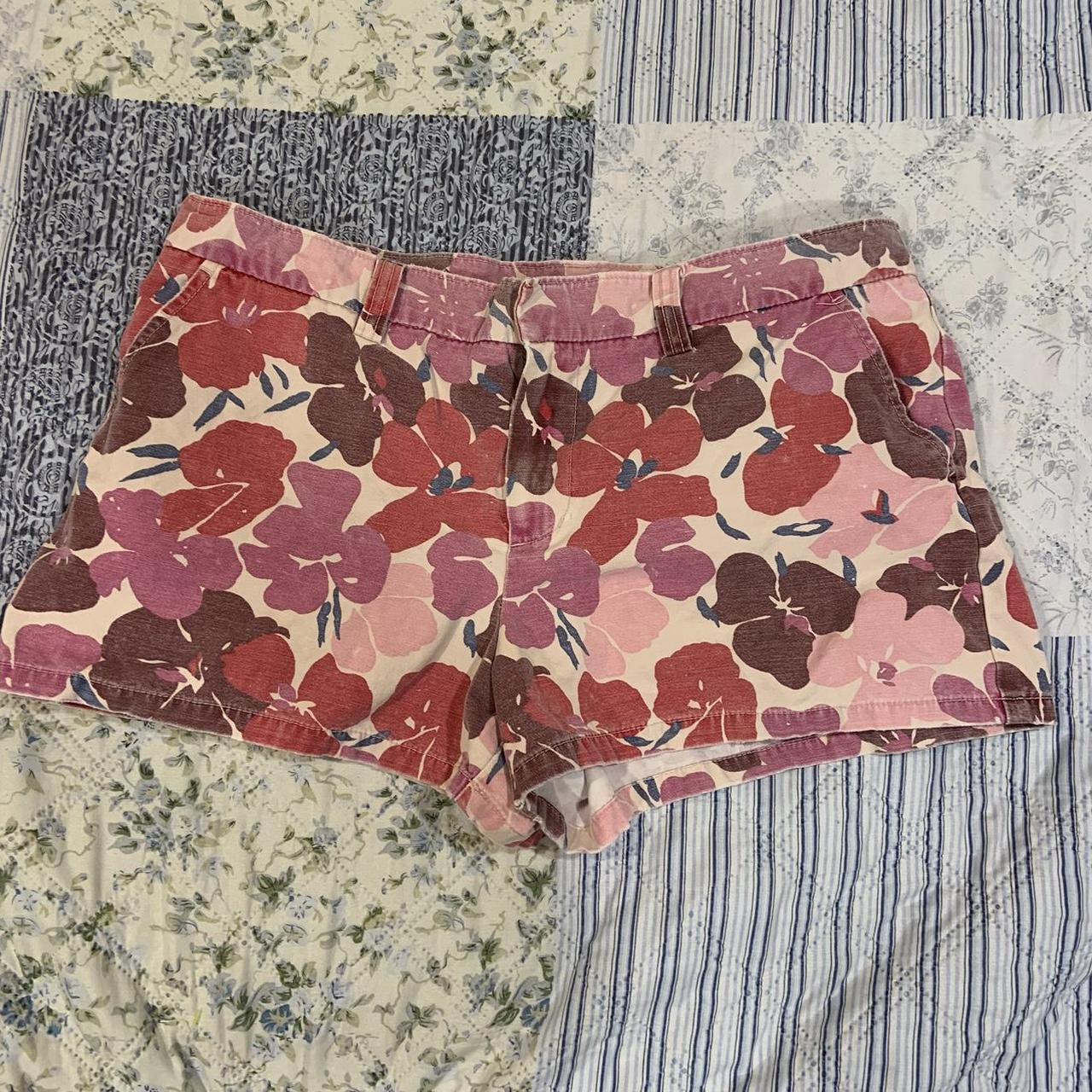 Adorable y2k american eagle floral mini shorts So... | Depop