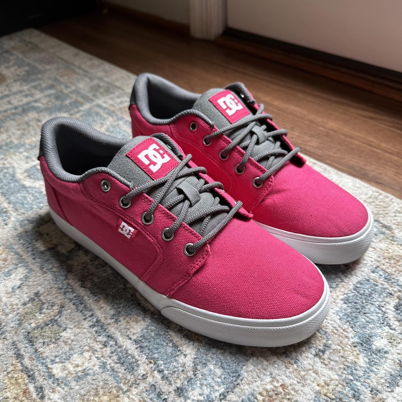 Pink 2000s dc trainers Women’s 8.5 Never worn with... | Depop