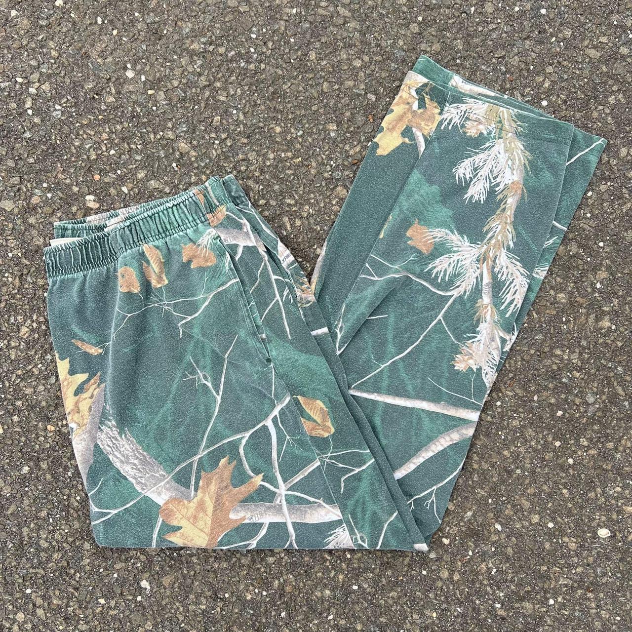 Vintage green Realtree Camo cotton sweatpants.... - Depop