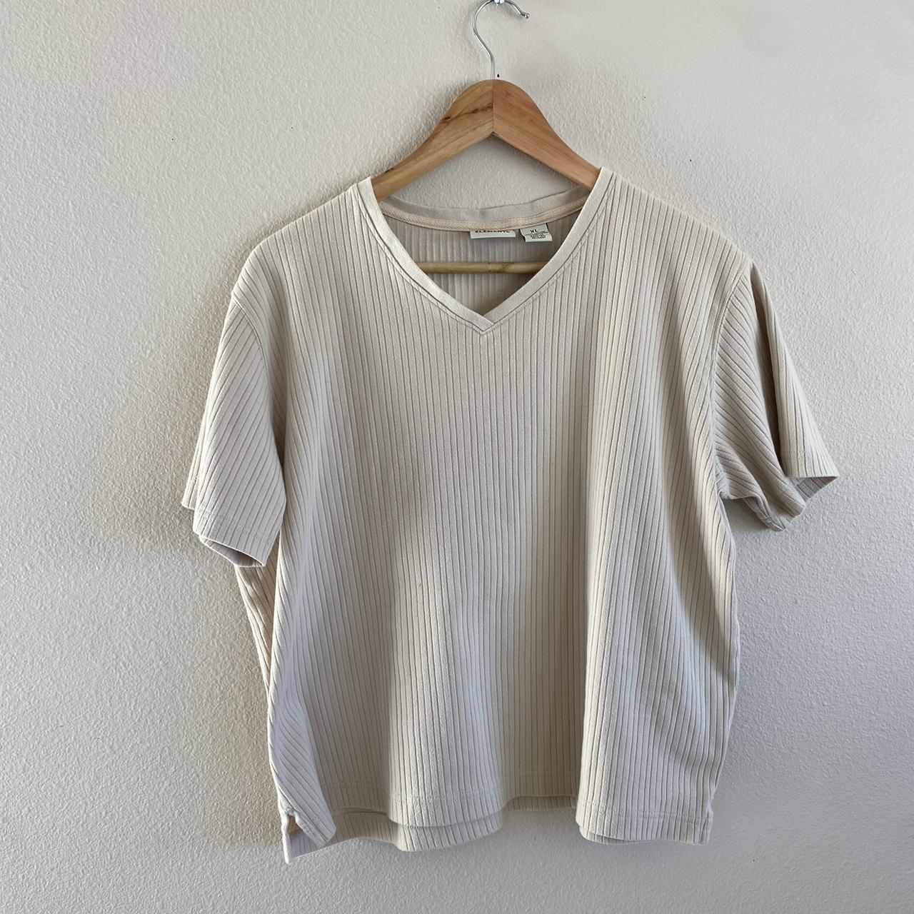 Basic Tee! • size : large • cotton blend - textured - Depop
