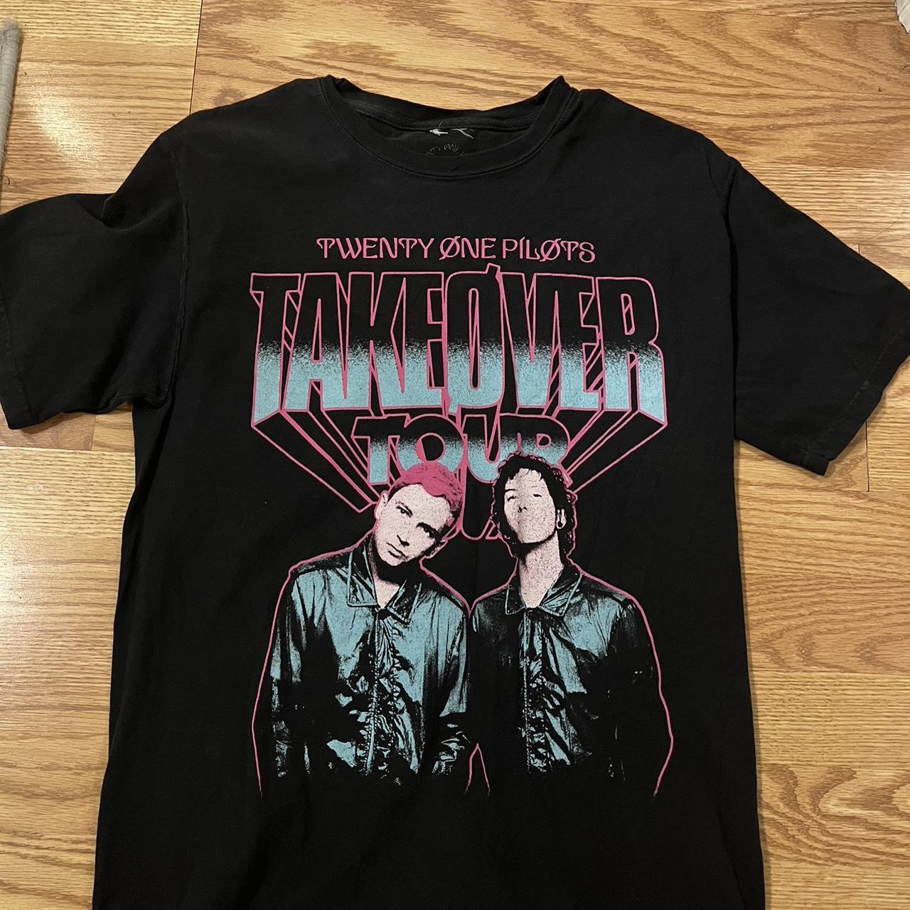 Twenty one pilots small takeover tour shirt. Size Sm - Depop