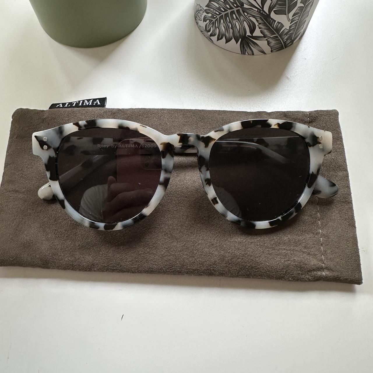 Altima Riley white tortoise shell sunglasses Brand new - Depop