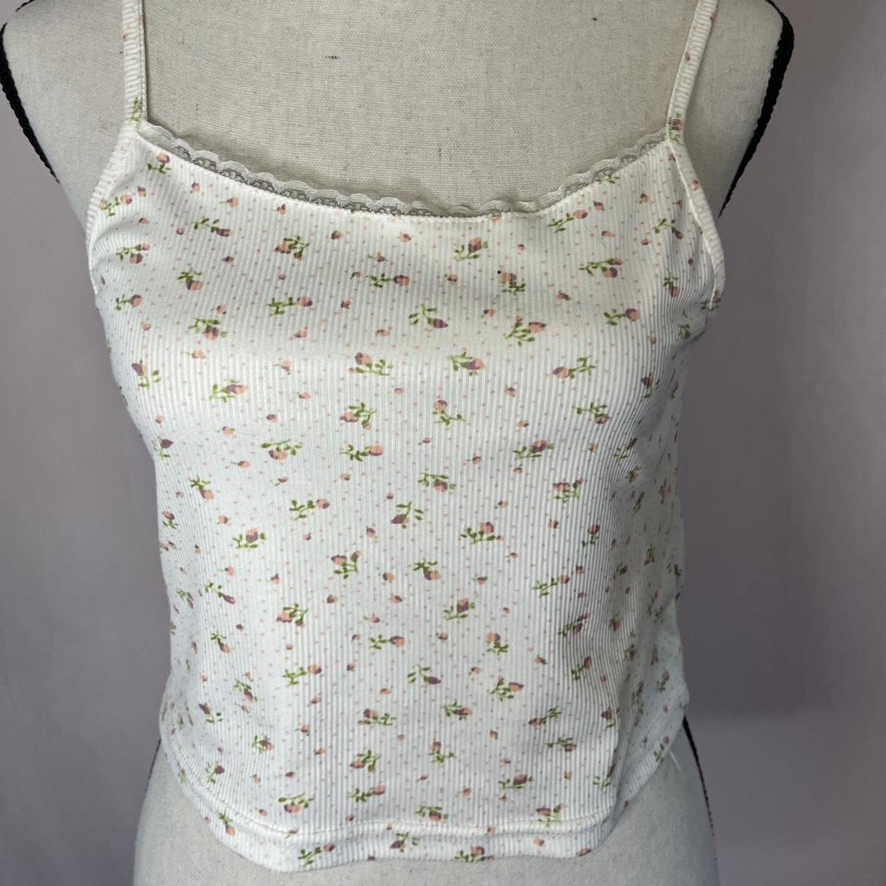 White cami tank top with flowers #cottagecore | Depop