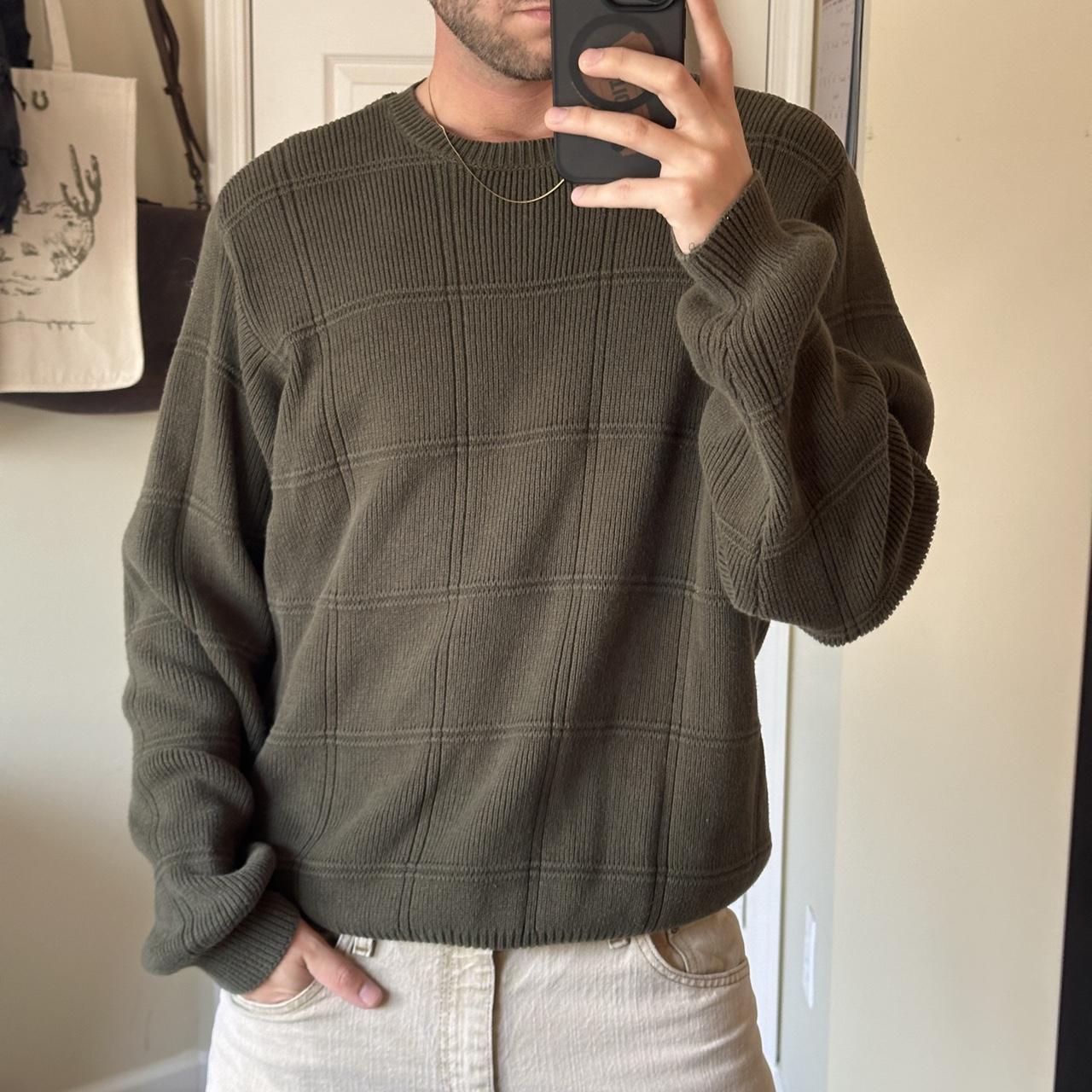 Green heavy cotton patterned arrow sweater Fits... - Depop