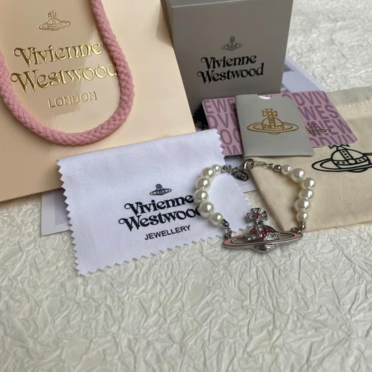 VIVIENNE WESTWOOD Roxanne Pearl Bracelet in... - Depop