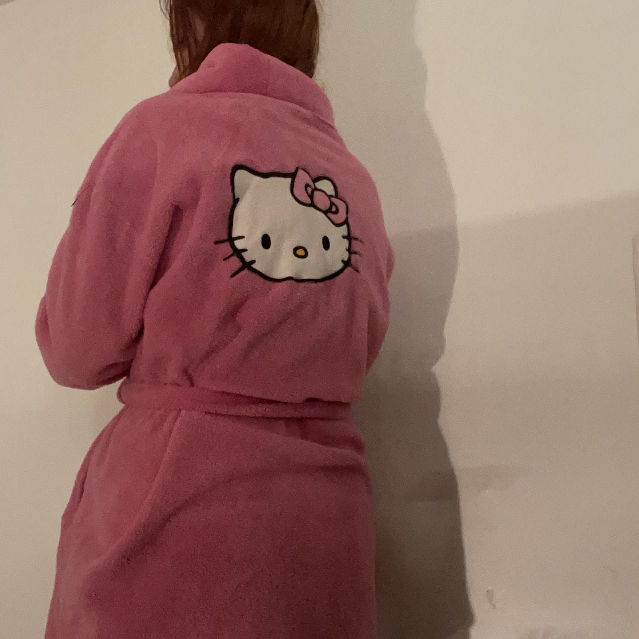 Sanrio Women's Pink Robe | Depop