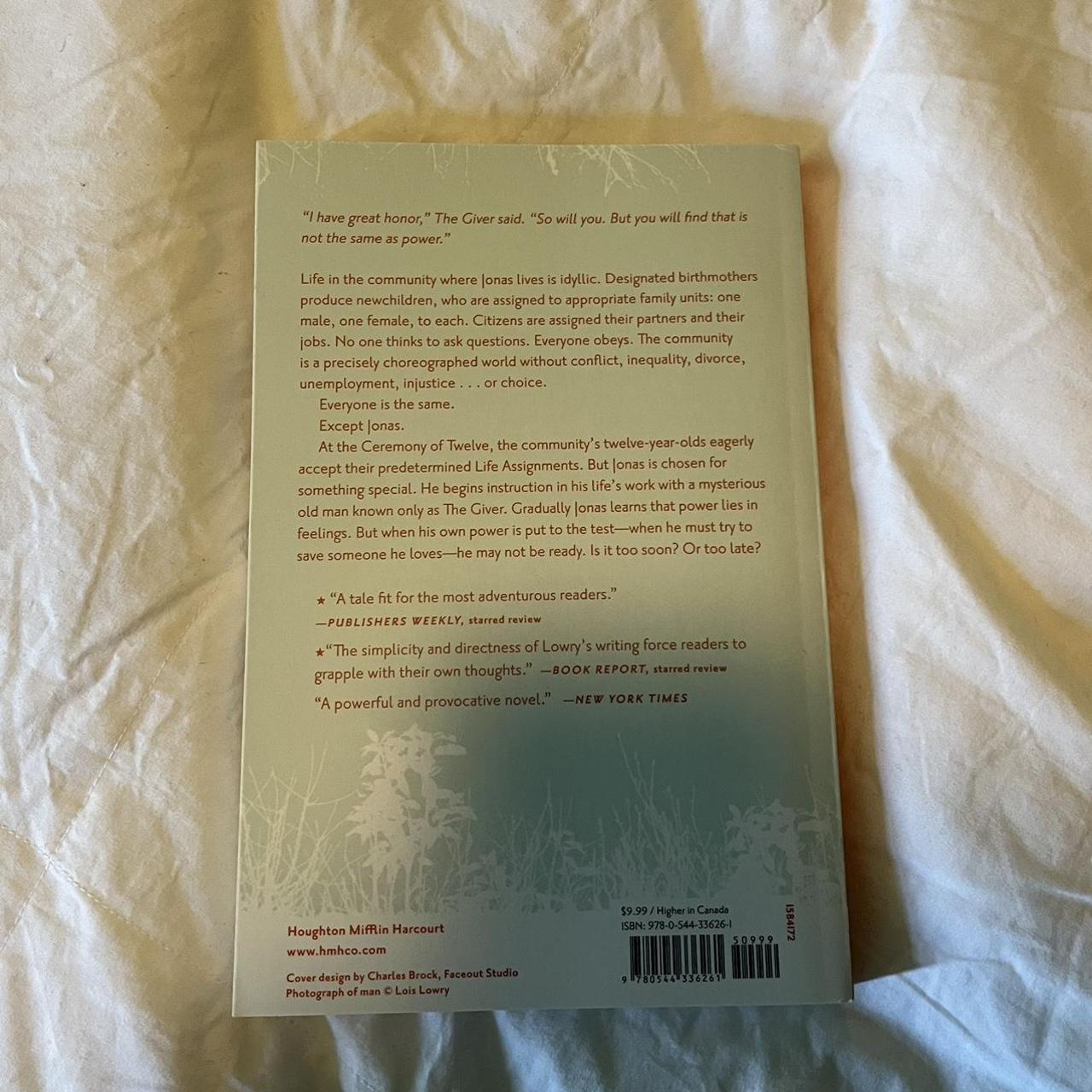 The Giver by Lois Lowry paperback #novel #paperback - Depop