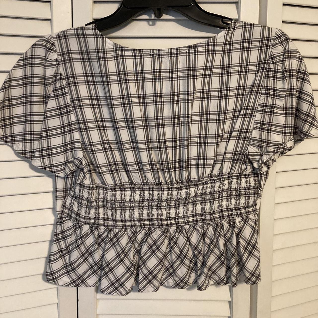 hollister ruffle crop top size small #hollistertop... - Depop