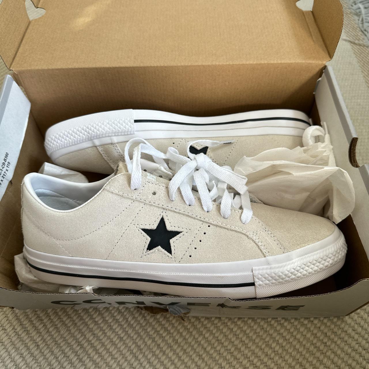 Converse Men's Cream and Black Trainers | Depop