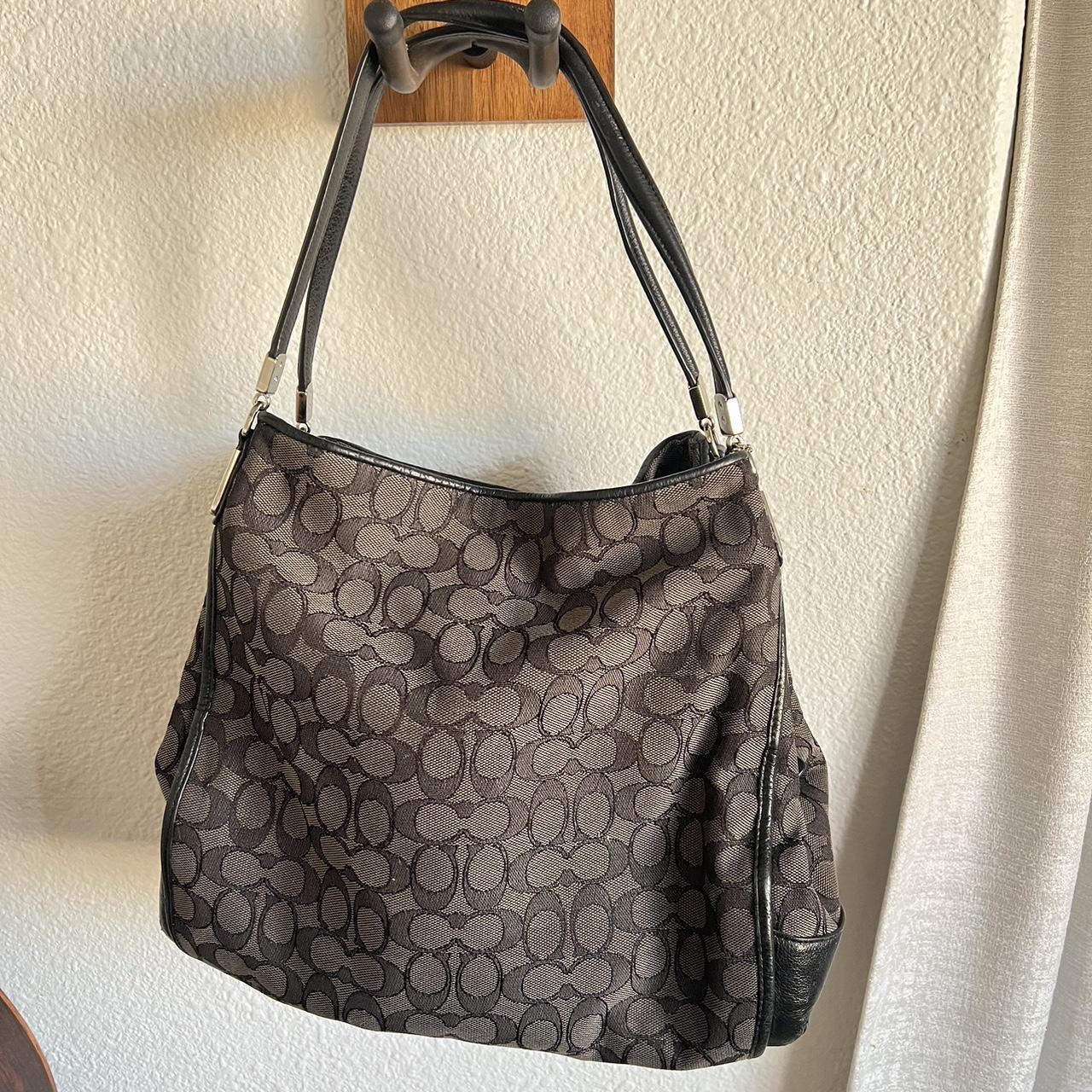 Grey Coach purse 3 pockets - Depop