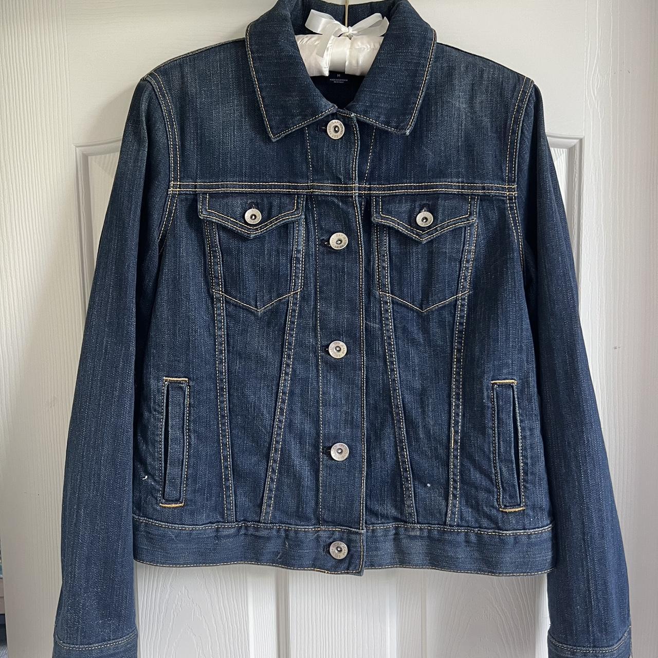 💙 woman’s gap jean jacket 💙 ~ classic denim jacket... - Depop