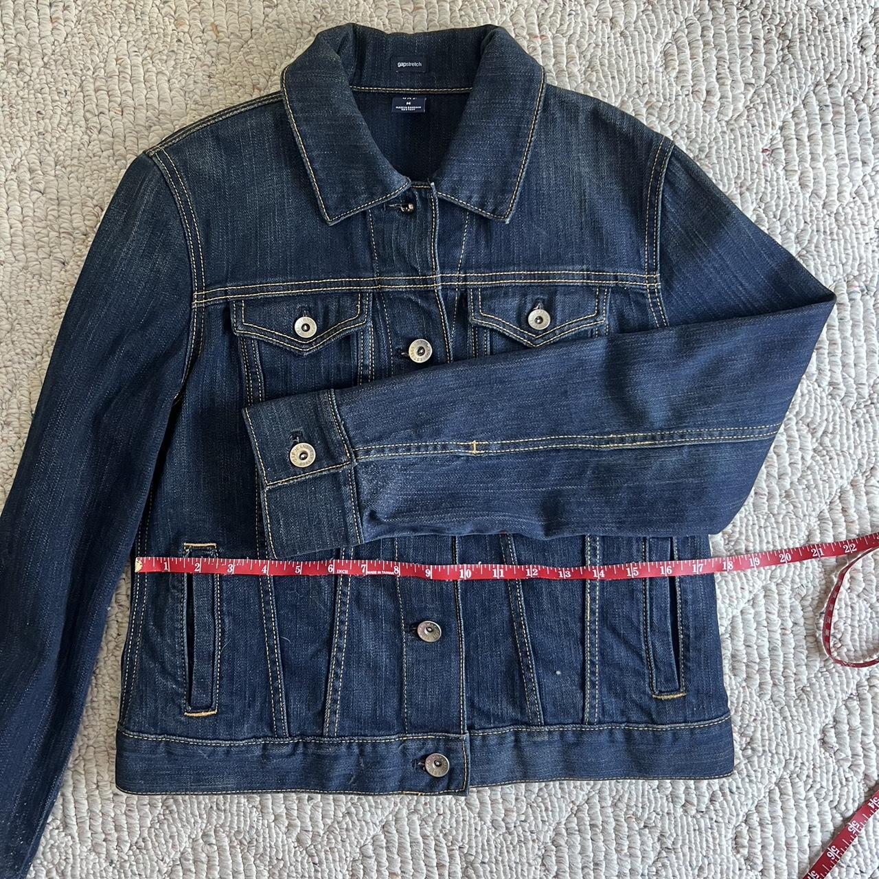 💙 woman’s gap jean jacket 💙 ~ classic denim jacket... - Depop