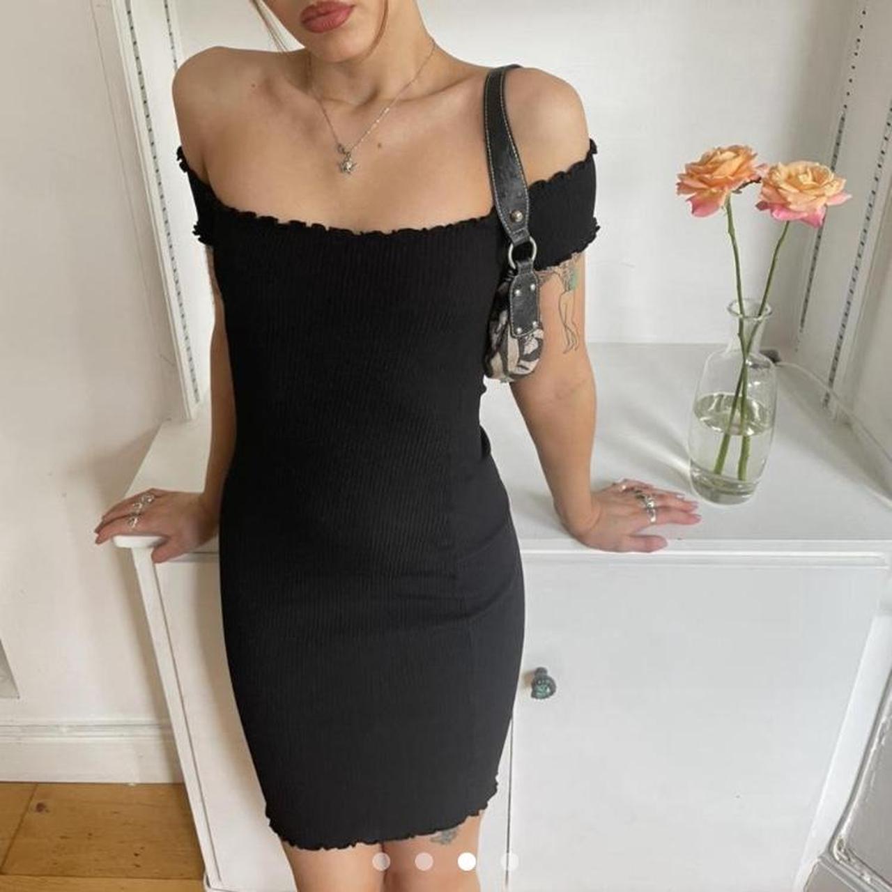 Gorgeous little vintage 00s dress in ribbed stretchy... - Depop