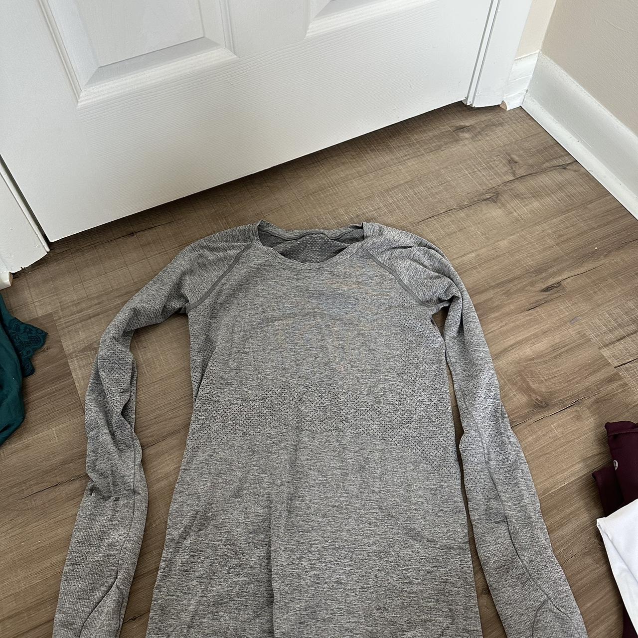 Lululemon Women's Grey Shirt | Depop