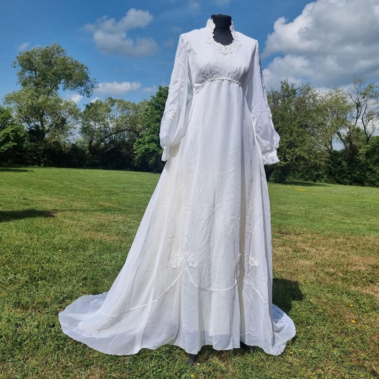 Vintage wedding dress 🎀 Genuine 1970s Ethereal Hippy... - Depop