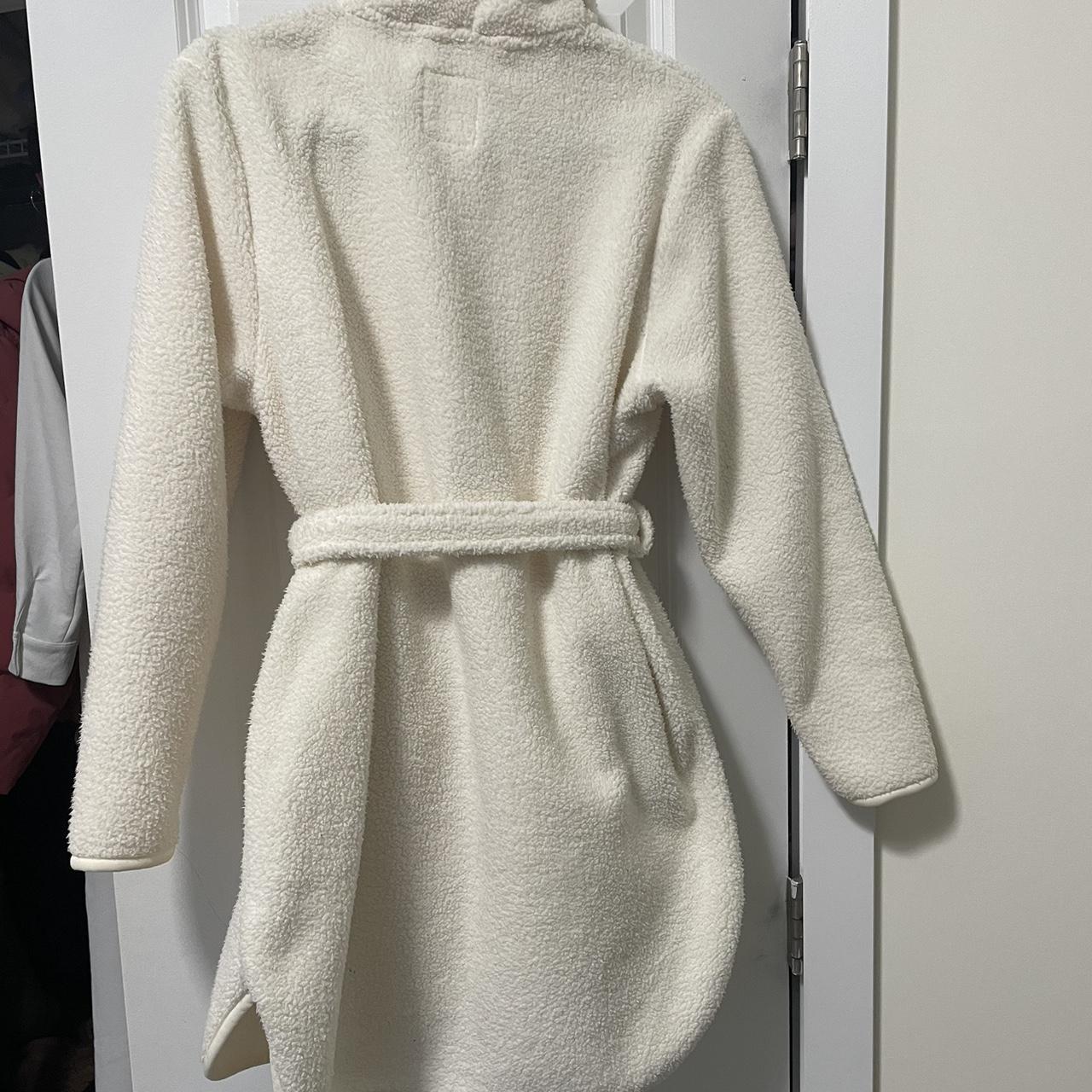 Cozy Fluffy white robe Worn 2x, no flaws/stains or... - Depop