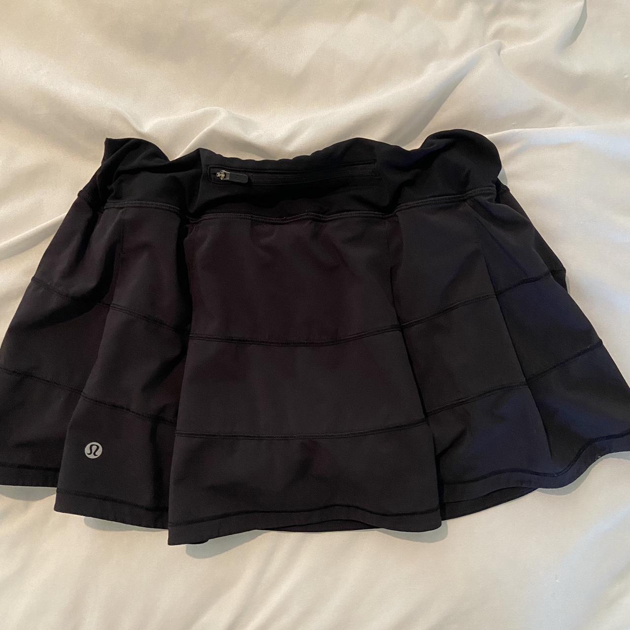 lululemon tennis skirt - size 10 - has a knot in the... - Depop