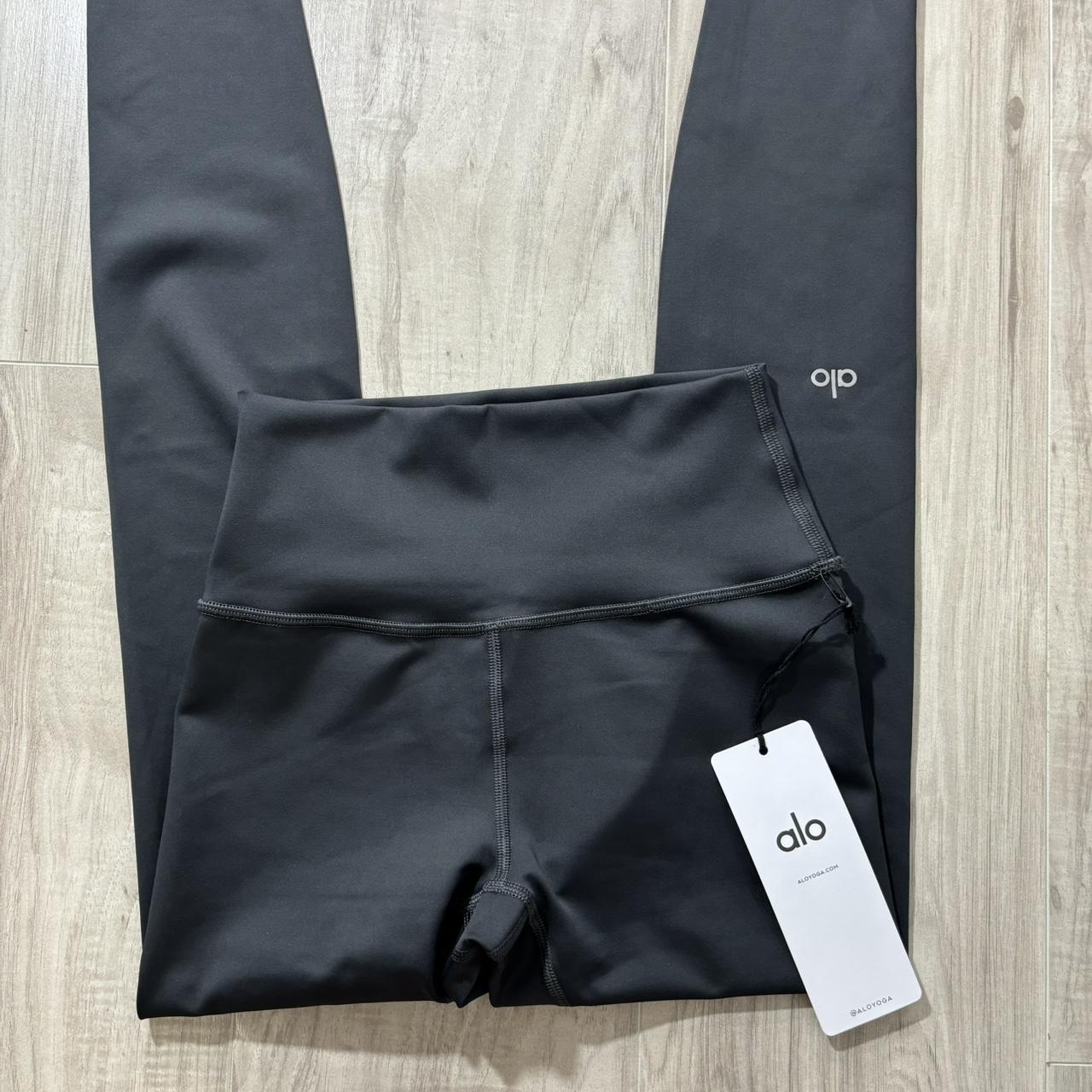 Alo yoga leggings in dark blue gray ish color - Depop