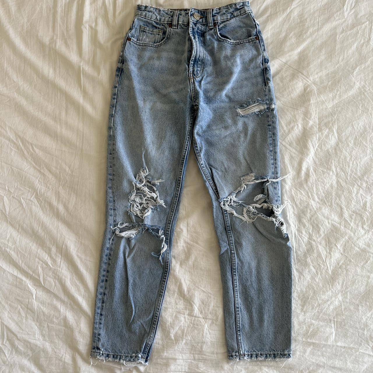 ZARA RIPPED HIGH RISE TRF MOM JEANS Size 2 but fits... - Depop