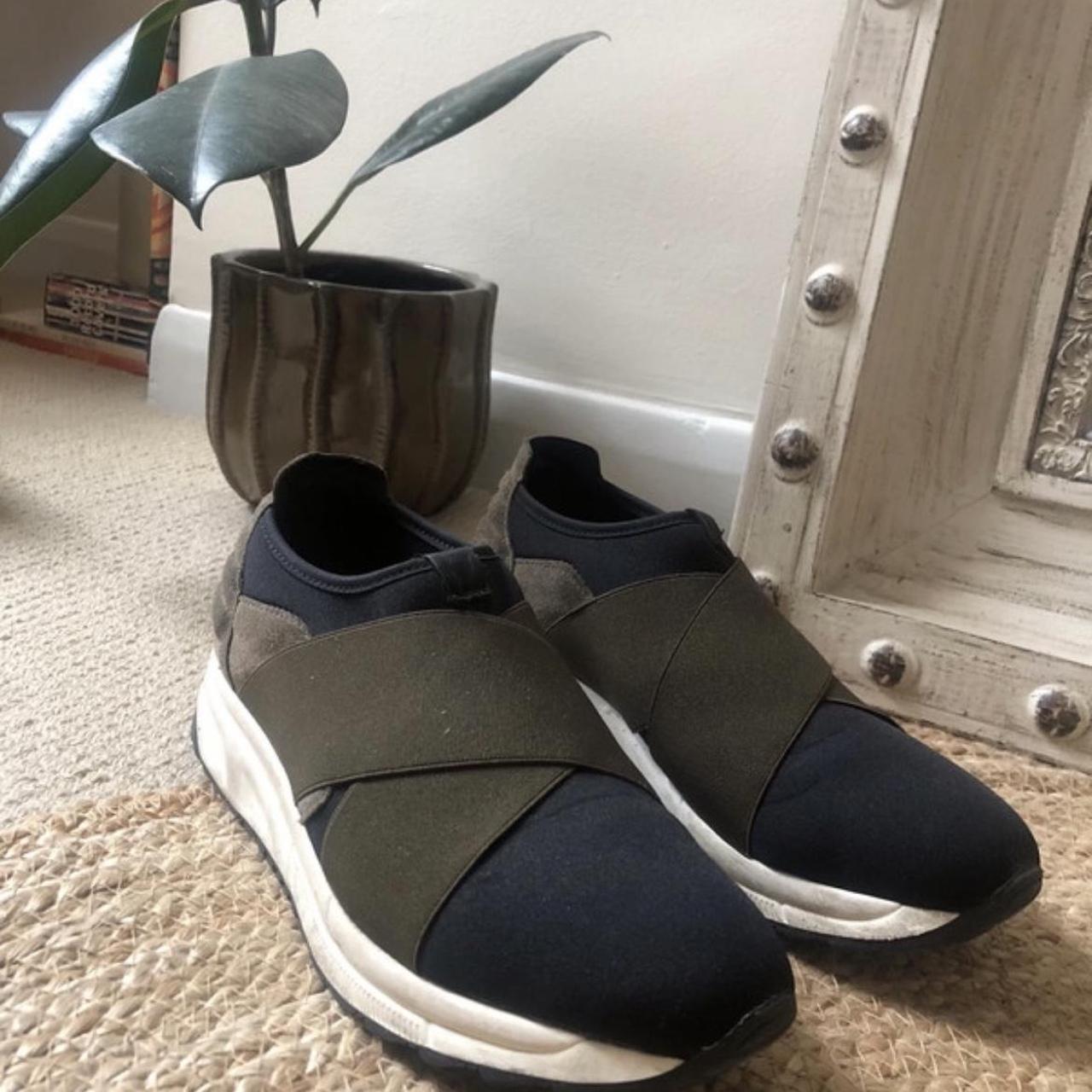 Oki Kutsu sneakers. Very good condition. Size 7 but... - Depop