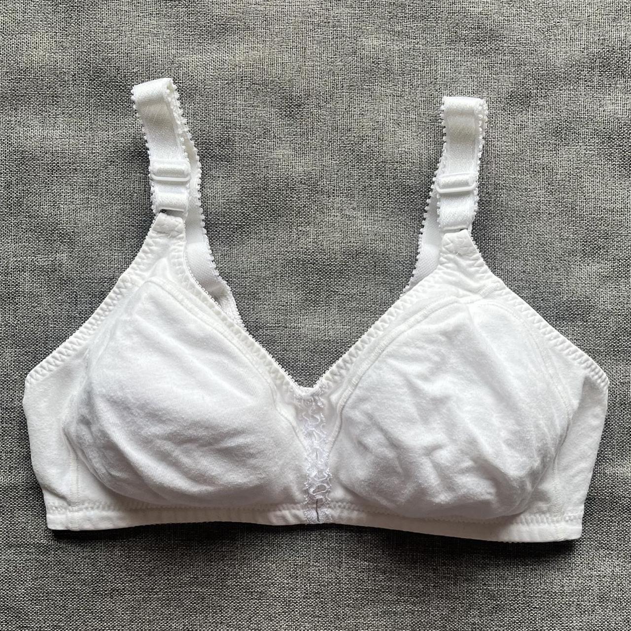 BALI women’s white bra! -size small -fits best on... - Depop