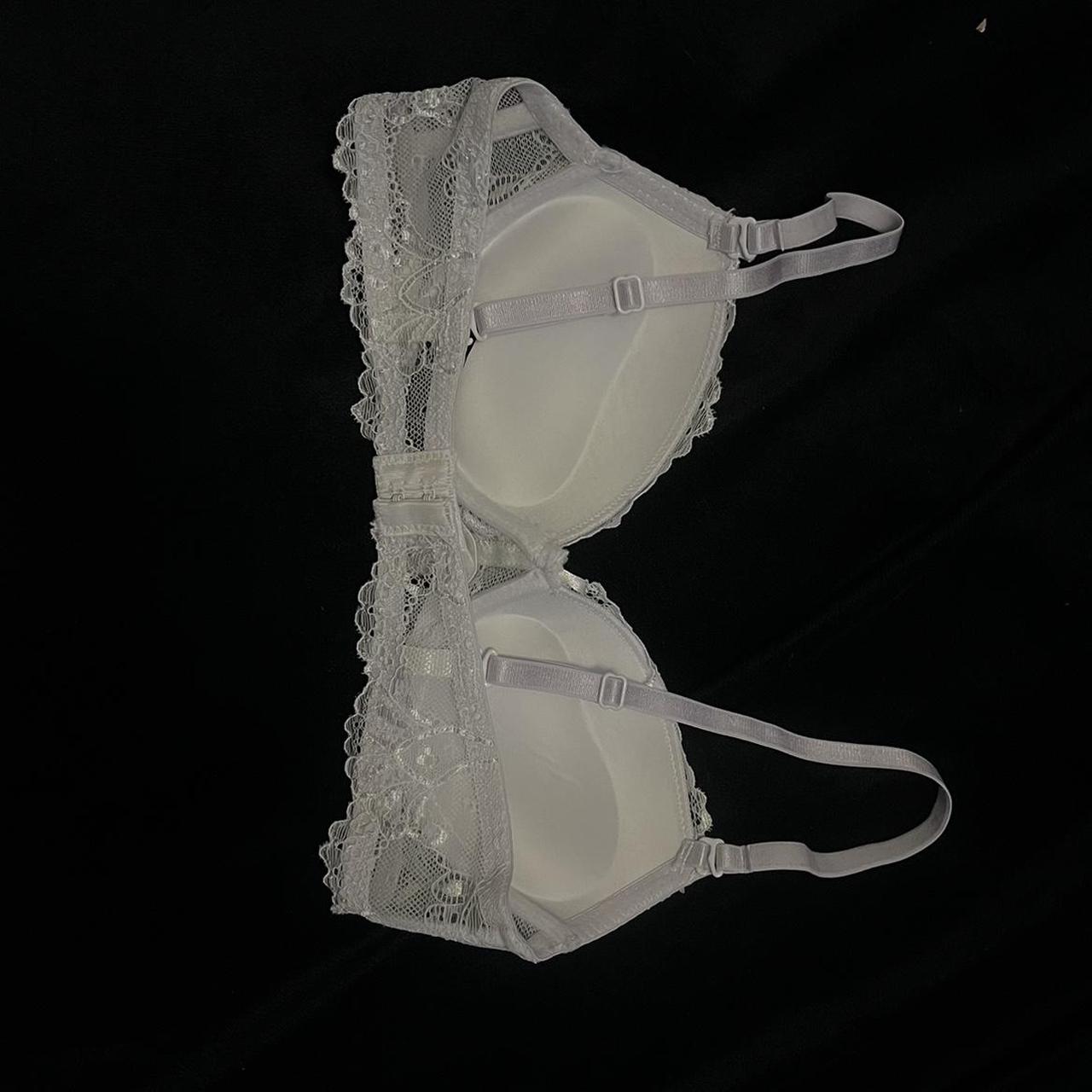 White lacey pushup bra with bow 🎀 🥥 size 34 A -... - Depop