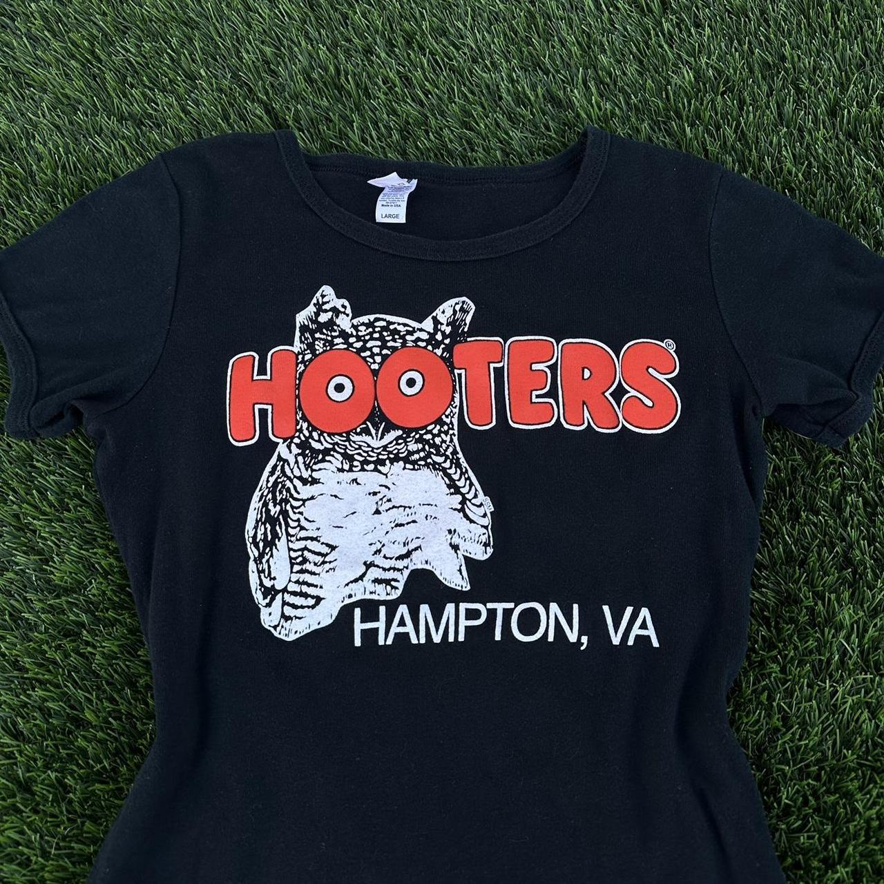 Hooters Hampton, VA Tee 🧡 Size:Large (tight fit,... - Depop