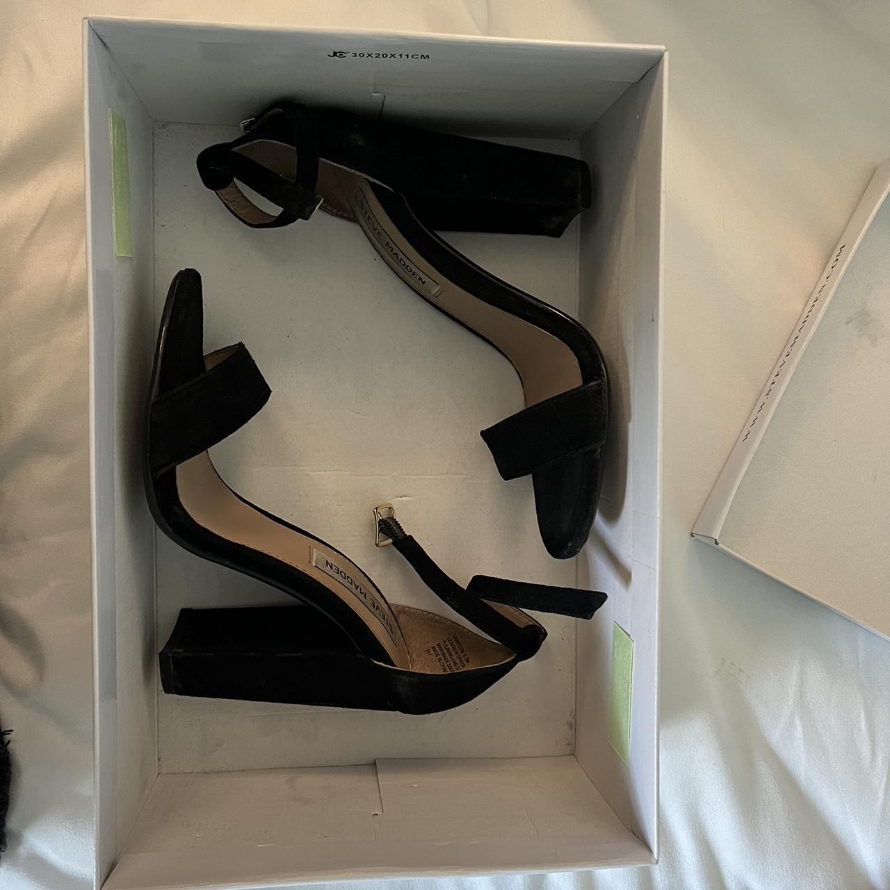 Steve Madden Women's Black Courts | Depop