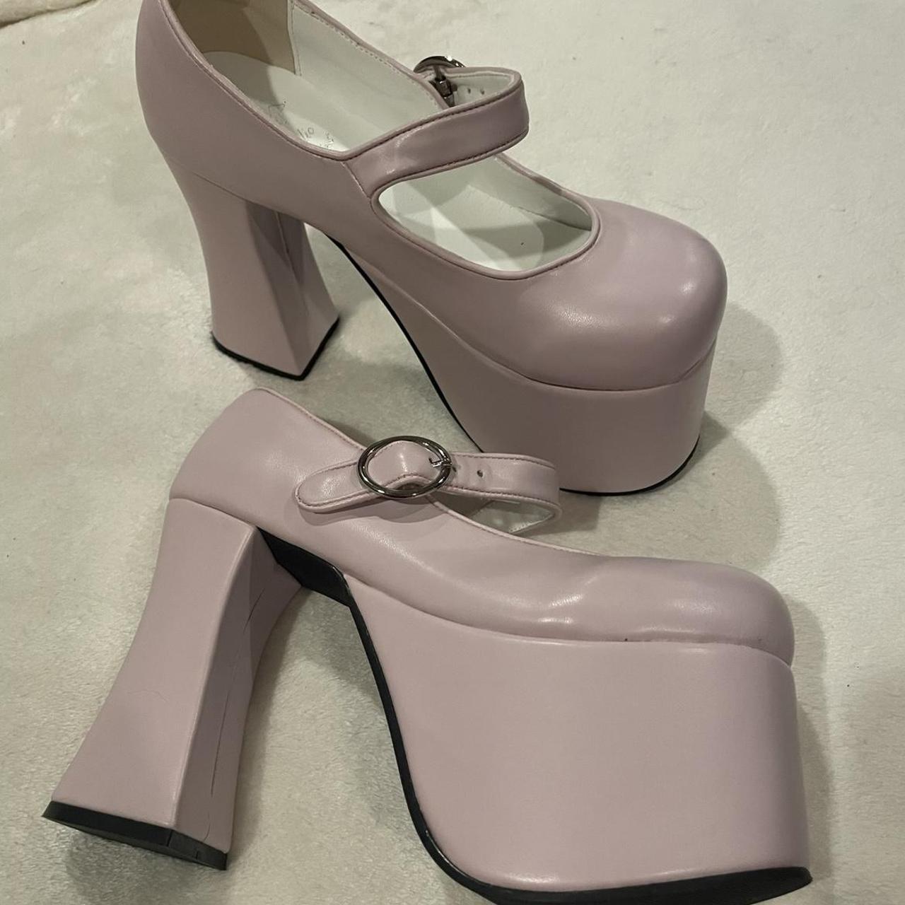 Super cute platform heels. Only been worn once. ... - Depop