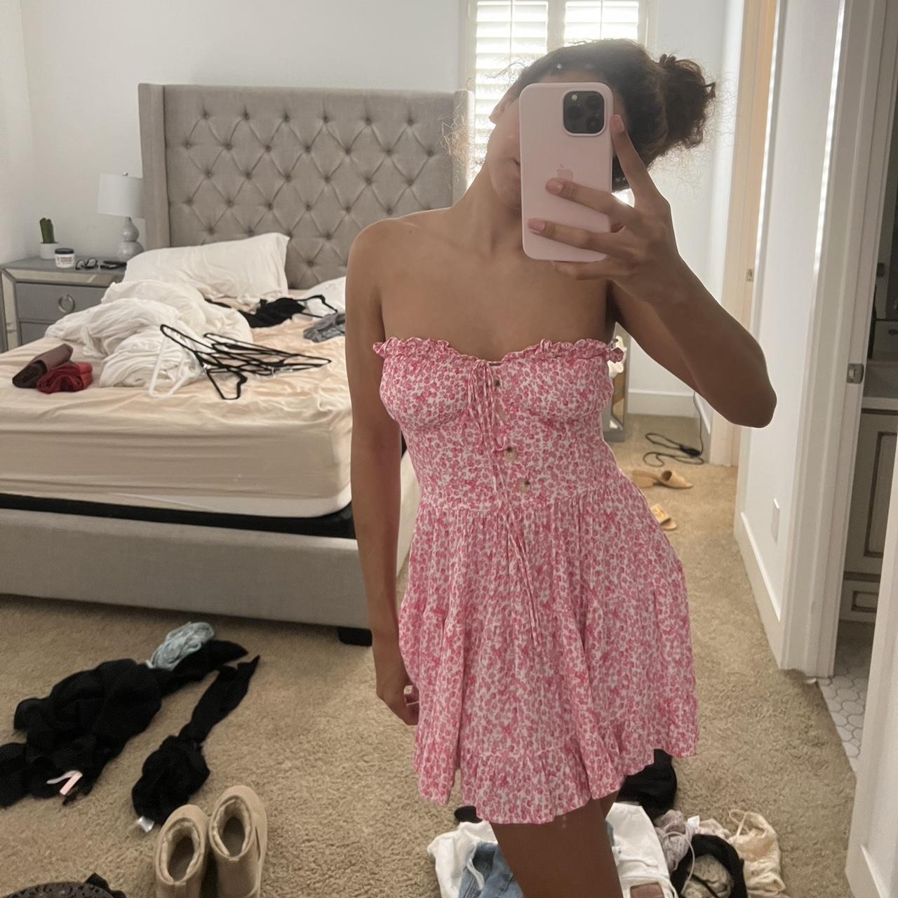 Isabelle's closet mini floral dress! Super... - Depop