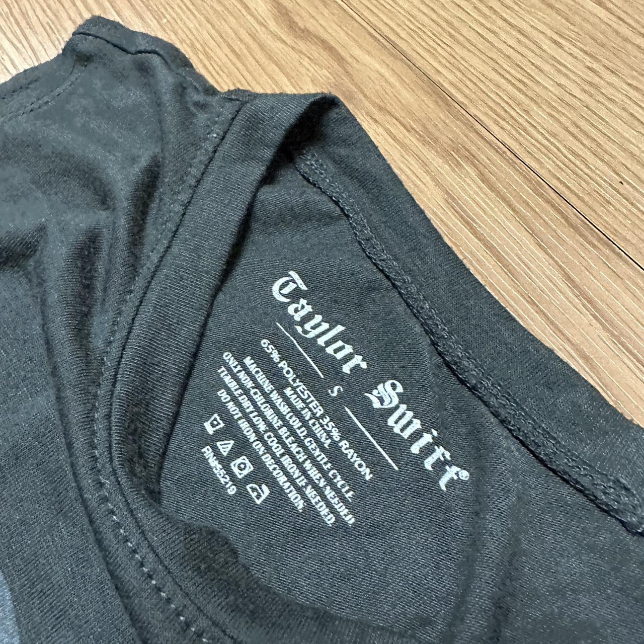 taylor swift reputation tour snake gray tank top... - Depop