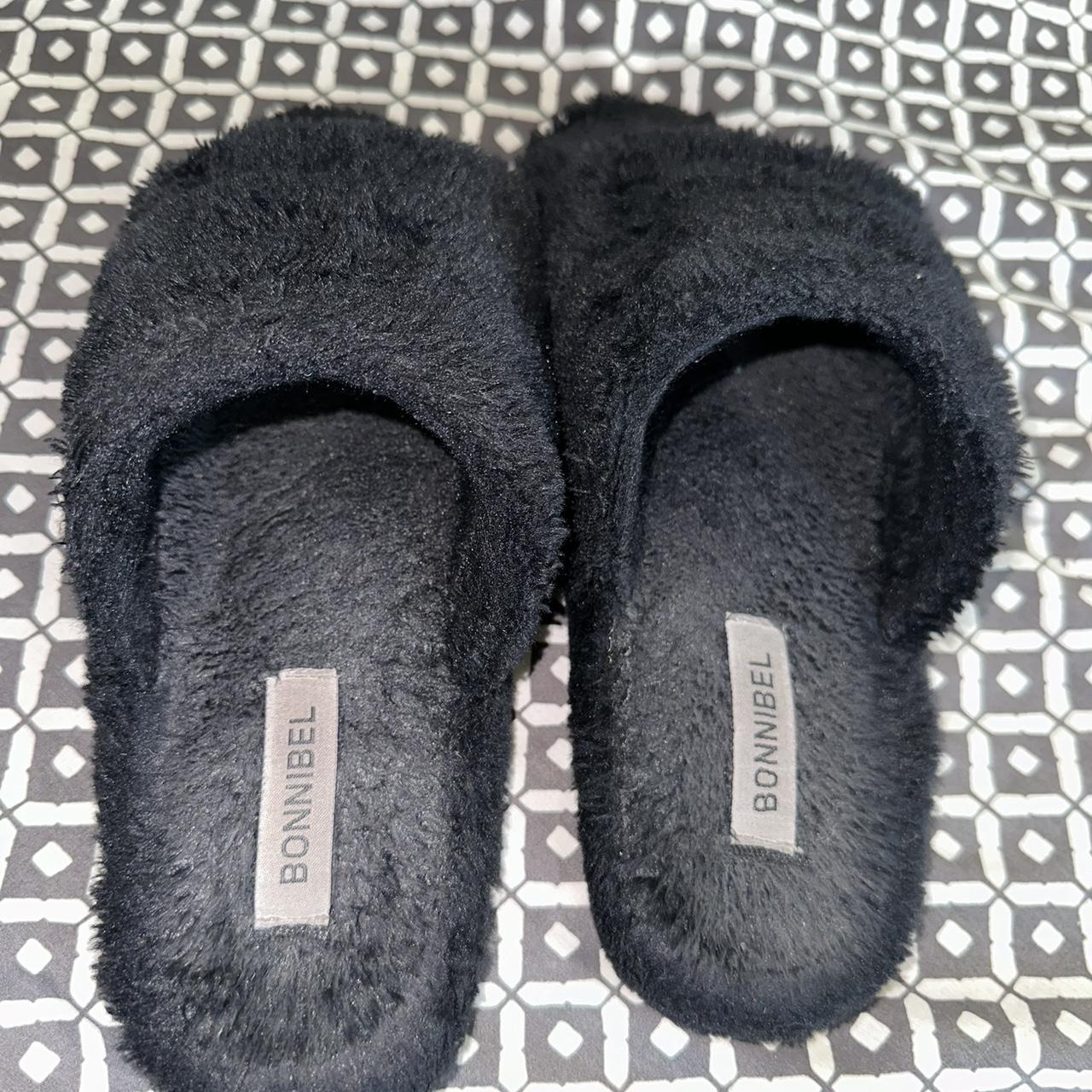 Fuzzy slides - Depop