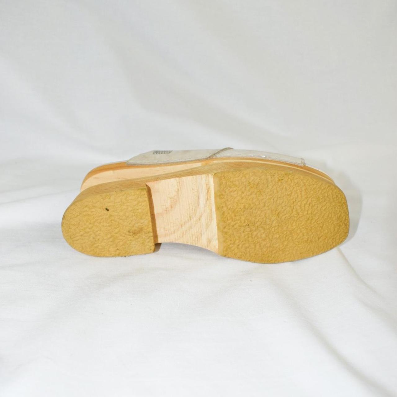 Women's Cream Clogs | Depop