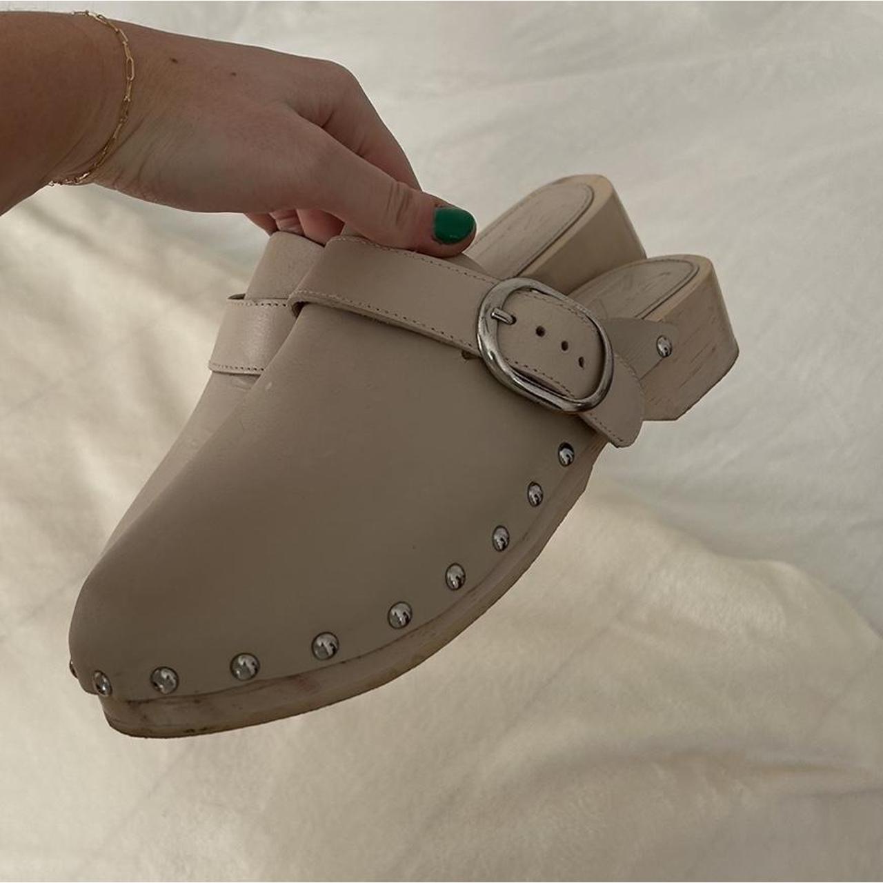 Mango Women's Cream and Tan Clogs | Depop