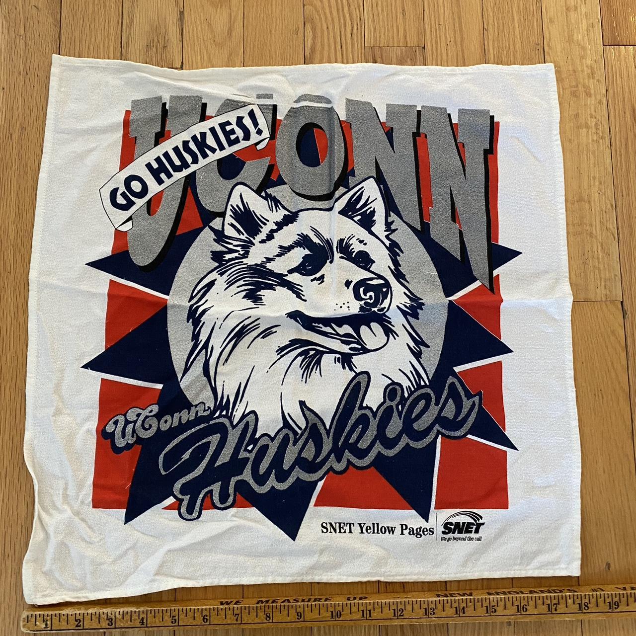Vintahe 90’s UConn University of Connecticut Huskies... - Depop