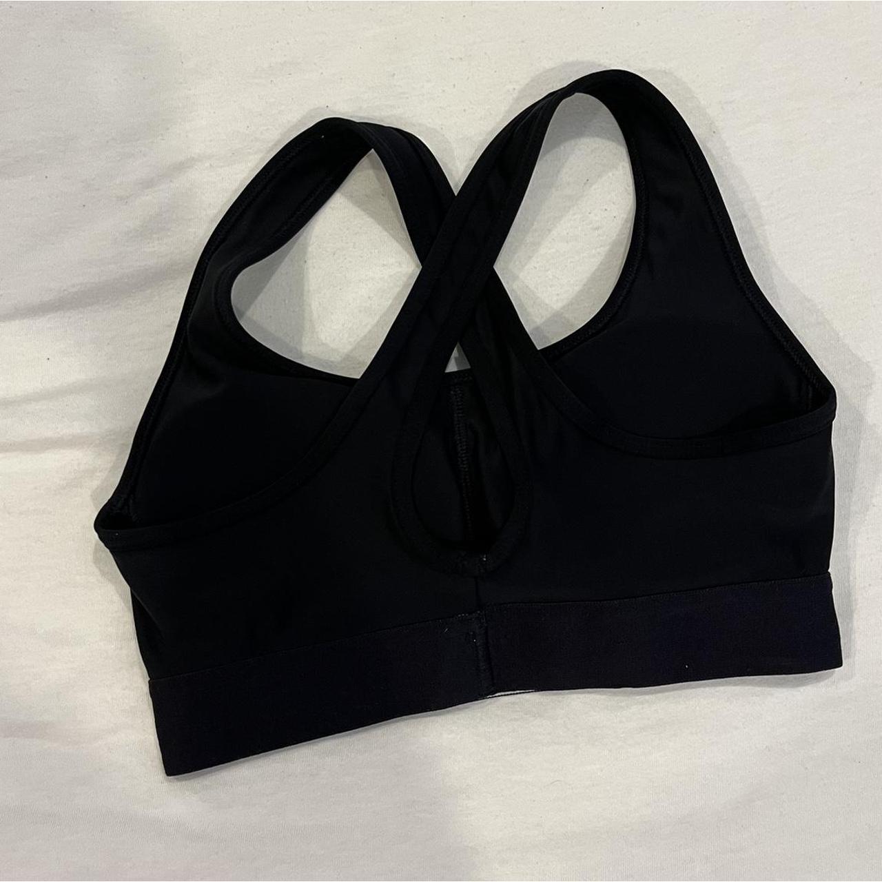 Under armour sports bra Tag is cut out but would... - Depop
