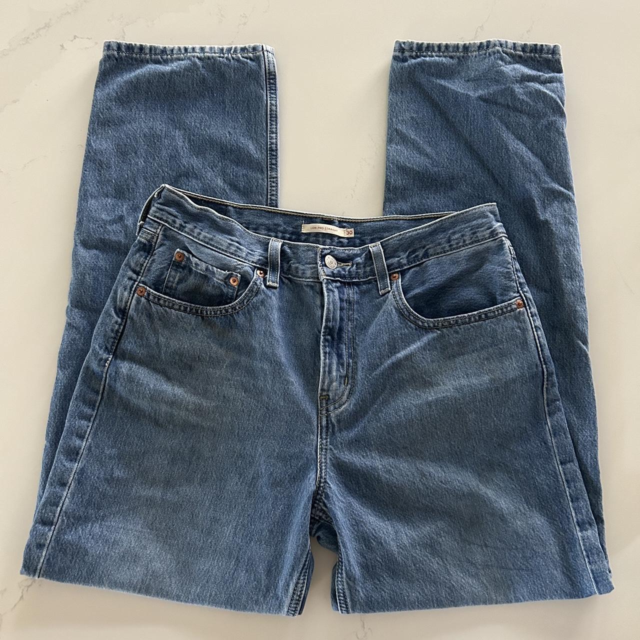 Levi’s low rise straight leg jeans 🦕 The perfect low... - Depop