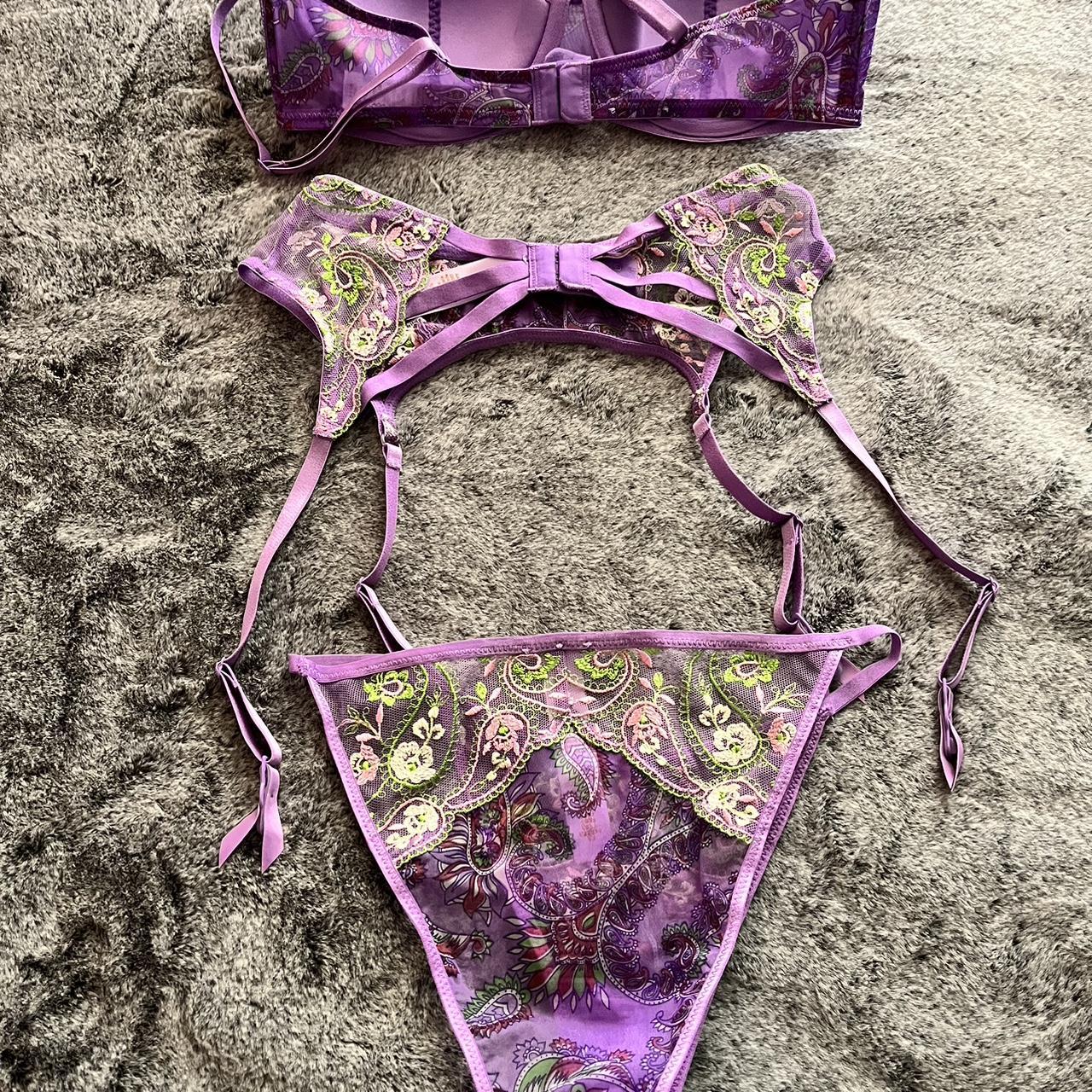 Savage x Fenty Women's multi Bra | Depop