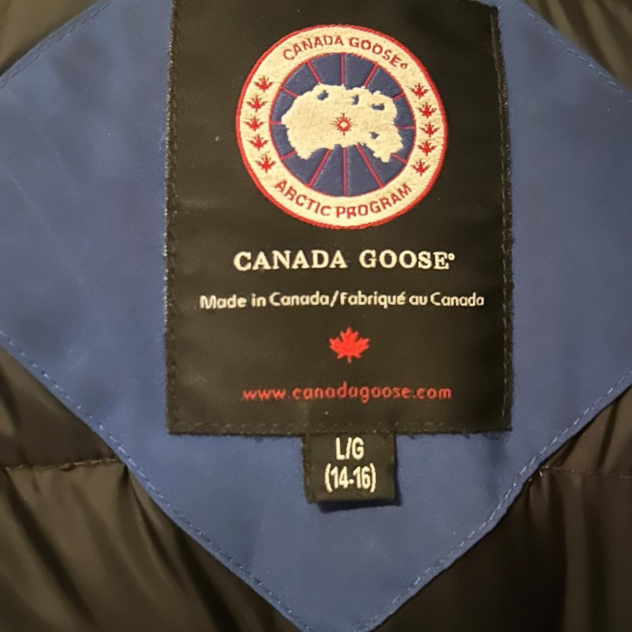 Authentic Canada goose *signs of wear* - Depop