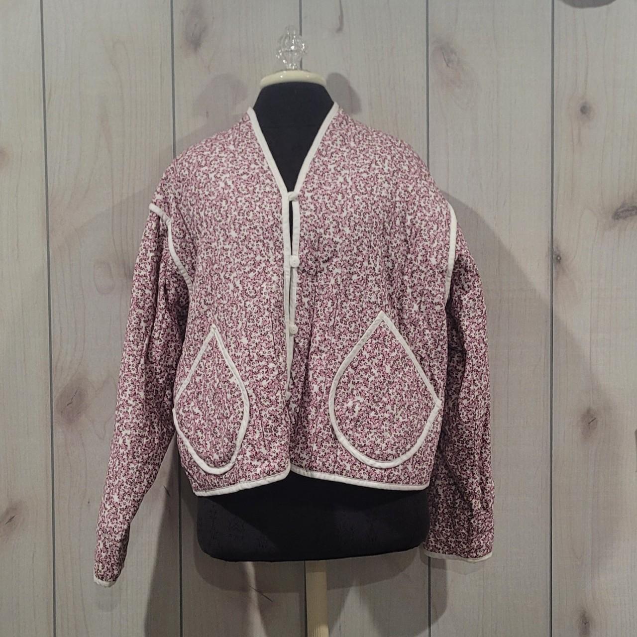 Universal thread quilted floral jacket Super fun +... - Depop