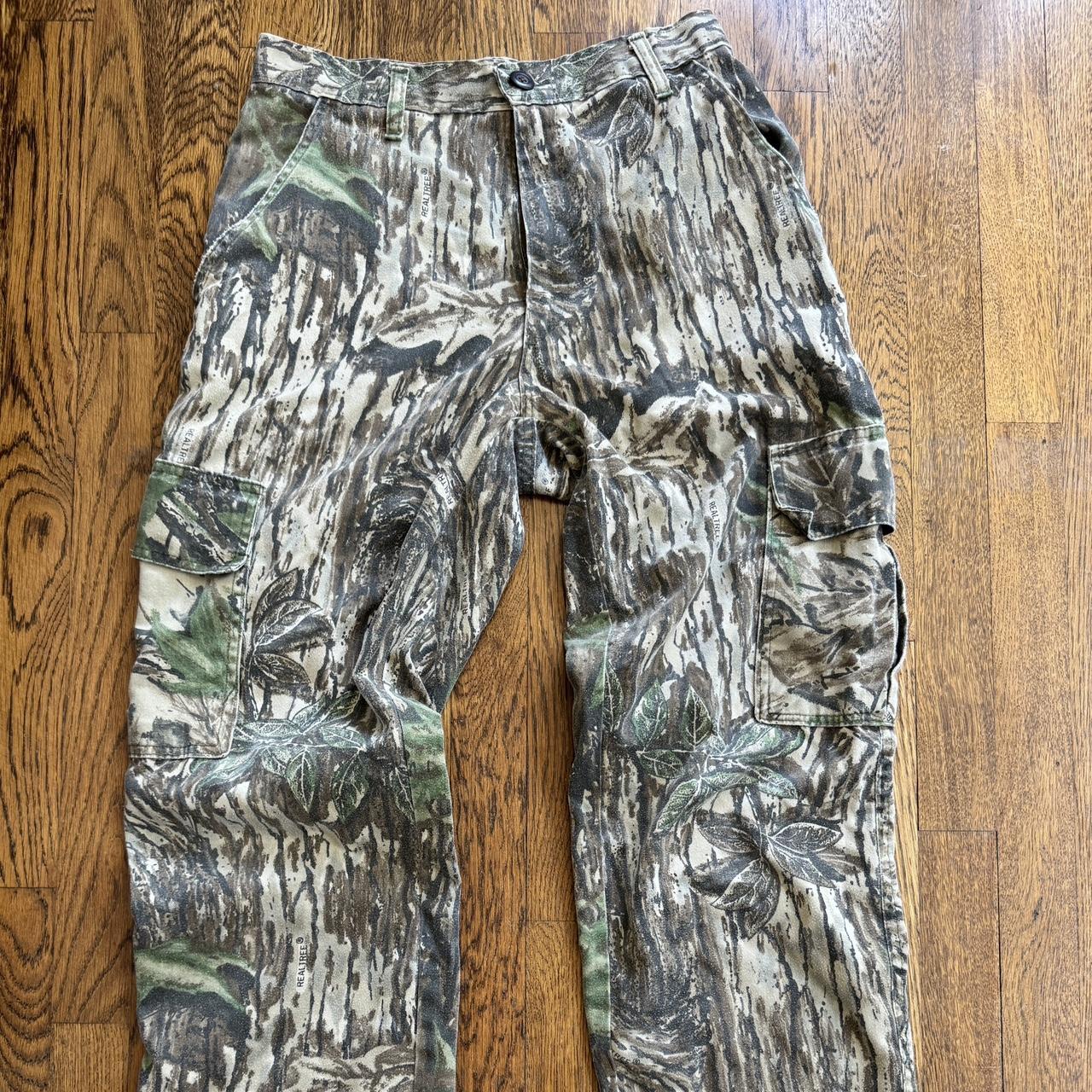 real tree camos. good baggy fit and print - Depop