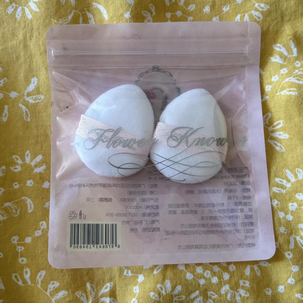 never used flower knows powder puff set - Depop