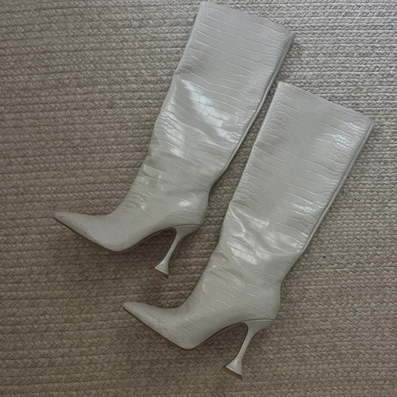 Cute off white snake boots Worn a few times but... - Depop