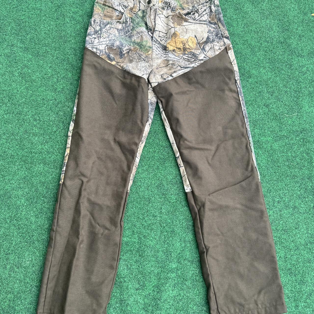 Realtree Wrangler Camo 33x32 pants with a brown knee... - Depop